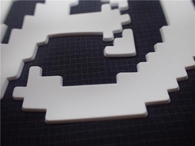 Cina Etichette di trasferimento di calore da stampaggio in silicone bianco personalizzate per abbigliamento Spessore 0,6 mm in vendita