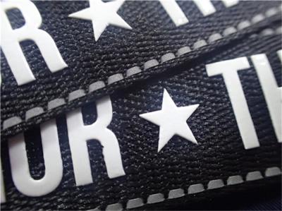 中国 バッグ / バッグ 3M リフレクティブスクリーンプリント ラベル カスタムロゴ 販売のため