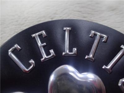 Cina Patch personalizzati con logo di gomma / badge di silicone rotondo per abbigliamento o borse in vendita