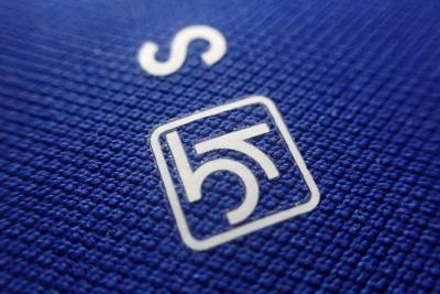 Cina Inchiostro chiaro Logo Silk Screen Printing Patch di trasferimento di calore per abbigliamento da calcio in vendita