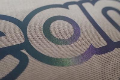 Cina Etichette di trasferimento di calore personalizzate per polo, abiti sportivi in vendita