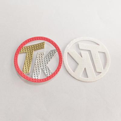 Cina Disegno personalizzato Adesivo in rilievo 3d TPU Etichetta di trasferimento di calore Logo Ferro su indumento in vendita