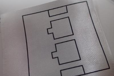 Cina Etichette di abbigliamento tessuto per camicia da polo, cappotto, pantaloni in vendita