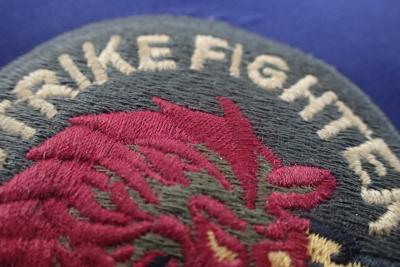 Cina Patch di ricamo personalizzati a forma di semicerchio per giacche Base di taglio laser Finitura in vendita