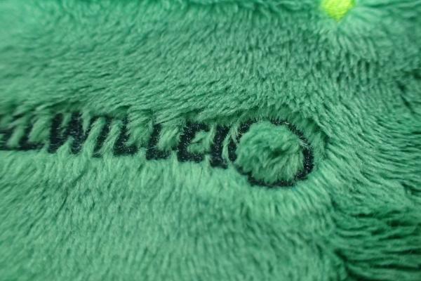 Quality Green Rectangle Custom Embroidered Patches On Velvet Fabric For Luggage for sale