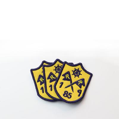 China Heat Transfer 1.1mm Thickness Custom Embroidered Patches for sale