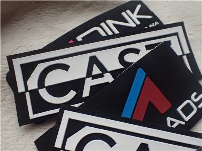 Cina Black Twill White Line Patch ricamati su misura con un retro elegante adesivo a caldo in vendita