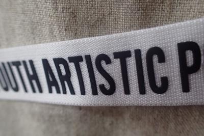 中国 リボン シリコンスクリーン印刷 ラベル / シルクスクリーンステッカー ホワイト 3D ロゴ 販売のため