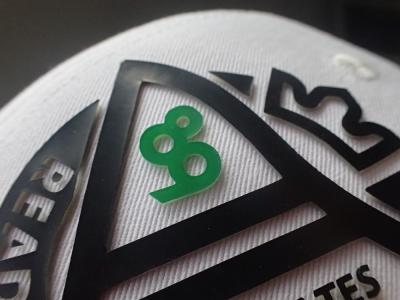 Китай Горячее - клеевое 3D логотип экранопечатная этикетка / печатные пластыри на заказ продается