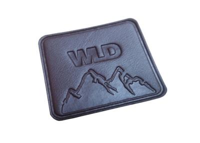 Cina Patch di pelle in rilievo fresco Tag di nome in pelle personalizzato per giacche da volo Diversi forme in vendita