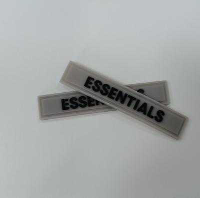 Cina Cucire su cerotti Etichette in gomma di silicone personalizzate in PVC 3D per abbigliamento in vendita