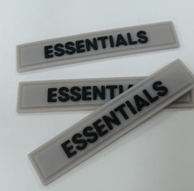 Cina Cucire su cerotti Etichette in gomma di silicone personalizzate in PVC 3D per abbigliamento in vendita