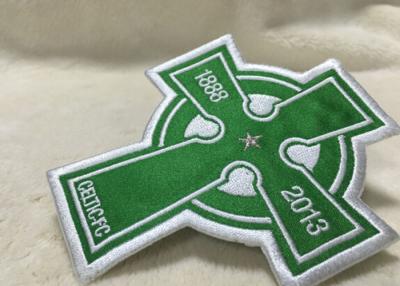 China Prachtige ovale, op maat gemaakte kledingpatches, geborduurd, naaien op badges, milieuvriendelijk Te koop