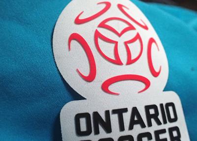 Cina LOGO personalizzato in ferro di silicone in PVC in rilievo 3D su etichette di trasferimento termico di stampa a patch in vendita