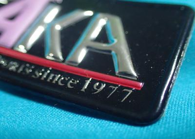 Cina Patch ad alta frequenza con logo inciso, trasferimento di calore TPU ad effetto 3D personalizzato in vendita