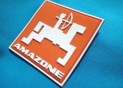 Cina Etichetta di tessuto in PVC in materiale di silicone, Patch di gomma in PVC di design personalizzato Etichetta di cura in silicone 3D in vendita