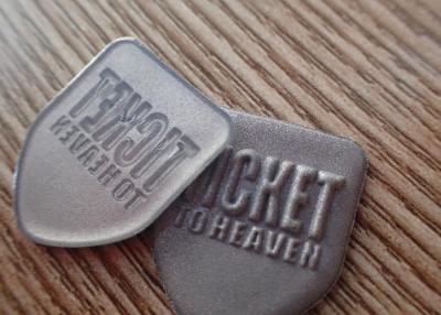 China Nähen Sie auf kundenspezifische Kleidungspflaster 3D-PVC-Logo-Pflaster mit Feltgewebe zu verkaufen