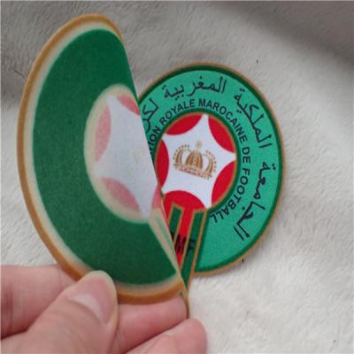 Cina Squisito trasferimento di calore Flocking Patch di cucitura sui vestiti Club Logo Multi-colore in vendita