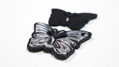 中国 カスタマイズされたレザーラベル カスタマイズされたTPU 凸字パッチ 帽子用レザー ジーンズ 服 服 販売のため