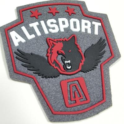 China Custom Ironing on 3D Clothing Logo Label Washable Reflective Heat Transfer Sticker Press Screen Printing Badge for sale