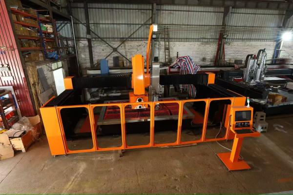 Quality Heavy Duty 5 Axis Bridge Saw Waterjet Cutting Machine For Metal Stone Composite Materials for sale