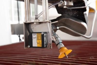 China Precision Engineered Industrial Waterjet Cutter Five Axis CNC Water Jet Cutter System for sale