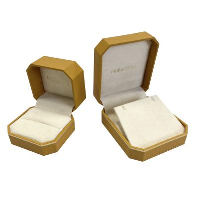 Cina Octagon Shape Customized Jewelry Packaging Box With Gold Line in vendita