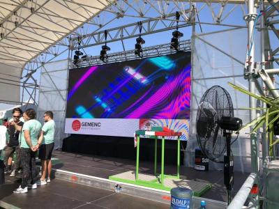 China P2.6 P 2.976 P3.91mm Outdoor Full Front Service met hoekbeschermers LED Display Screen Event Huur Billboard for sale