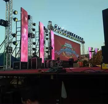 China Ultra Thin Flexible Outdoor Led Display Screen Rental Video Wall P3.91 For Church for sale