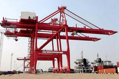 China Quayside Container Crane  Lifting Weight: 16t-55t Above Rail: 18-24m Outreach: 20-55m for sale