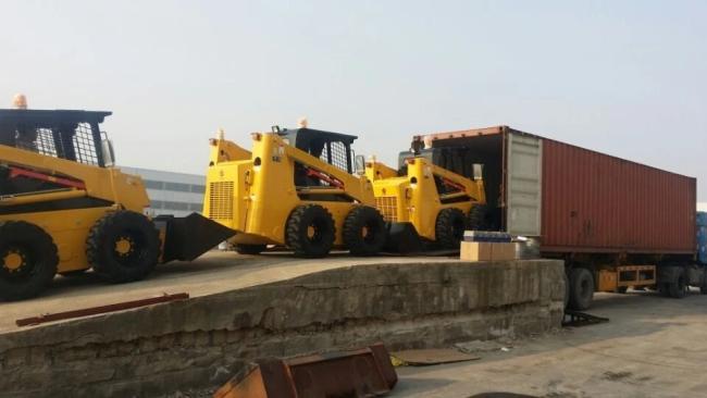 Euro 5 CE EPA Wheel Skid Steer Loader 500kg 800kg 1050kg Track and Skid Mini Loaders with Hammer Attachment