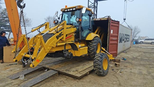 Earth-Moving Machinery Retroescavadeira Wheel Front Loader and Backhoe