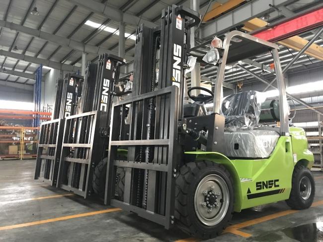 Petrol Forklifter LGP Fork Lifts 3tons Forklift with Gas Cylinder