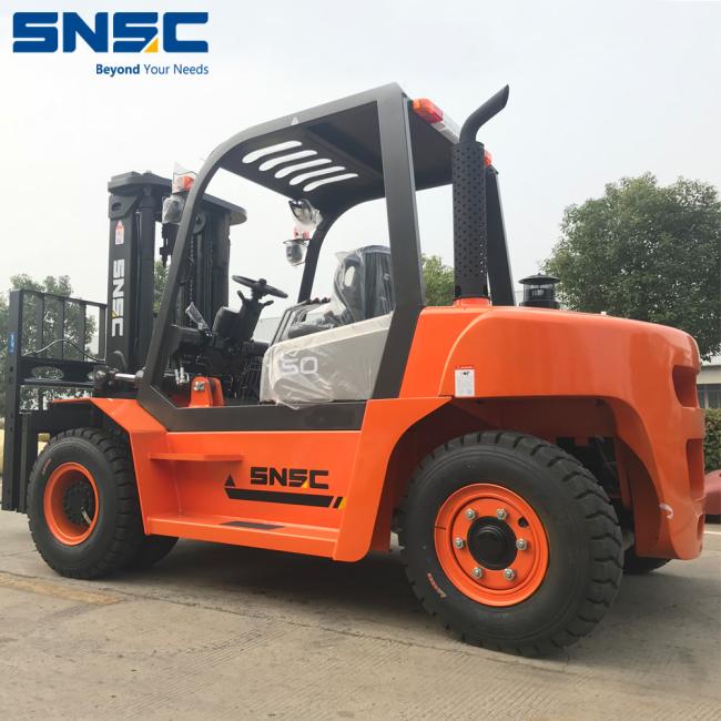 Heavy Duty 5 Ton Forklift Diesel Forklift Truck Price