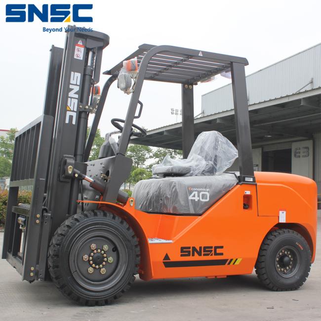 40 Ton Diesel Forklifts with Block Clamp Attachment