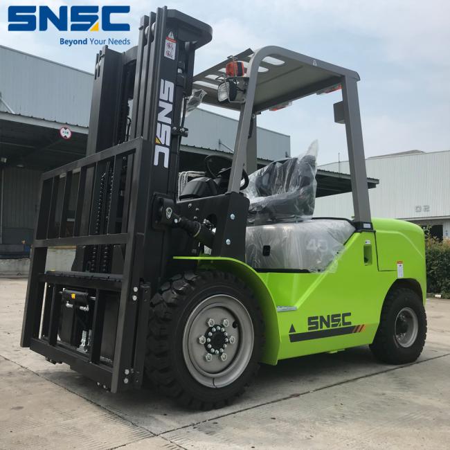 4t Diesel Powered Forklift Made in China