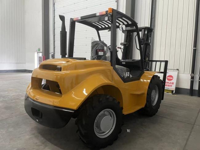 Snsc 3ton 3.5ton 5ton 2WD 4WD Rough Terrain Forklift
