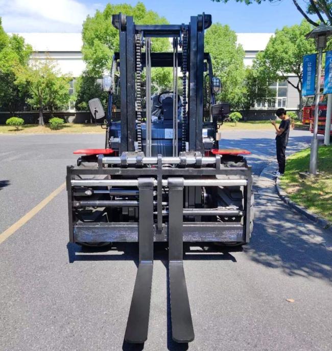 Snsc 3ton 3.5ton 5ton 2WD 4WD Rough Terrain Forklift