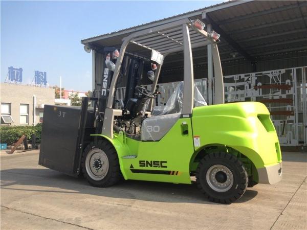 Quality FD30 Snsc Diesel Forklift with Adjustable Cab Location 3 Ton Forklift for sale