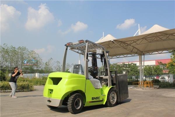 Quality FD30 Snsc Diesel Forklift with Adjustable Cab Location 3 Ton Forklift for sale