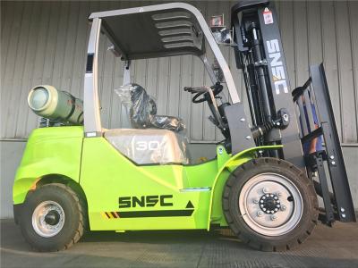 Cina Motore giapponese Nissan Benzina Montacargas 3mt LPG carrello elevatore con USA Eaton Steering Gear in vendita