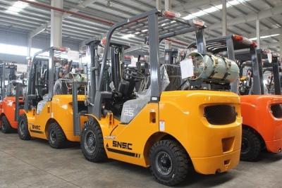 China Side Shifter 2,5 ton benzine LPG gas vorkheftruck met aanpasbare hydraulische transmissie Te koop