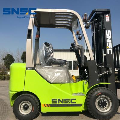 China Transmisión automática Camión elevador de gasolina de 1,8 toneladas con posicionador y camión de paletas motorizado en venta