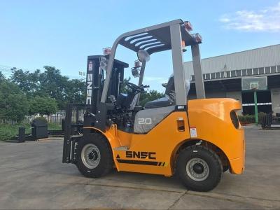 China Adjustable Cab Location Powershif 2ton 3ton Forklift with Chinese Xinchai Engine for sale