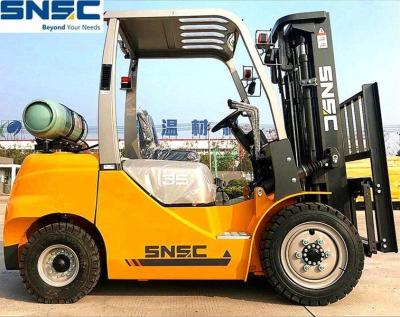 China 1070*125*50mm tamaño de tenedor 3.5 toneladas Lp Gas elevadora elevadora con cambios laterales y motor Nissan en venta
