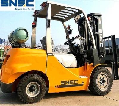 China 1070*125*50mm tamaño de tenedor 3.5 toneladas Lp Gas elevadora elevadora con cambios laterales y motor Nissan en venta