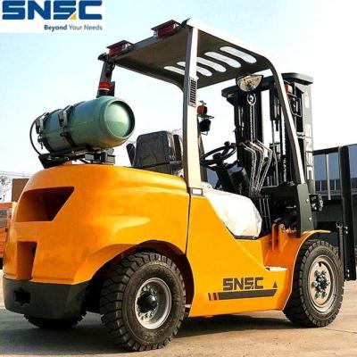 China 1070*125*50mm tamaño de tenedor 3.5 toneladas Lp Gas elevadora elevadora con cambios laterales y motor Nissan en venta