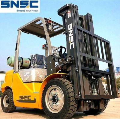 China 1070*125*50mm tamaño de tenedor 3.5 toneladas Lp Gas elevadora elevadora con cambios laterales y motor Nissan en venta
