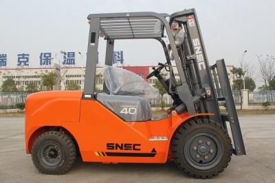 China 1T-5T Ladingcapaciteit Gewone brandstofvorklaar met zijdelingse schakelaar 4 ton Dieselvorklaar Te koop