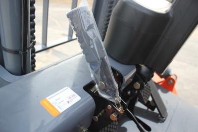 Cina 1T-5T Capacità di carico Autocarro a forchetta a combustione ordinaria con cambio laterale in vendita